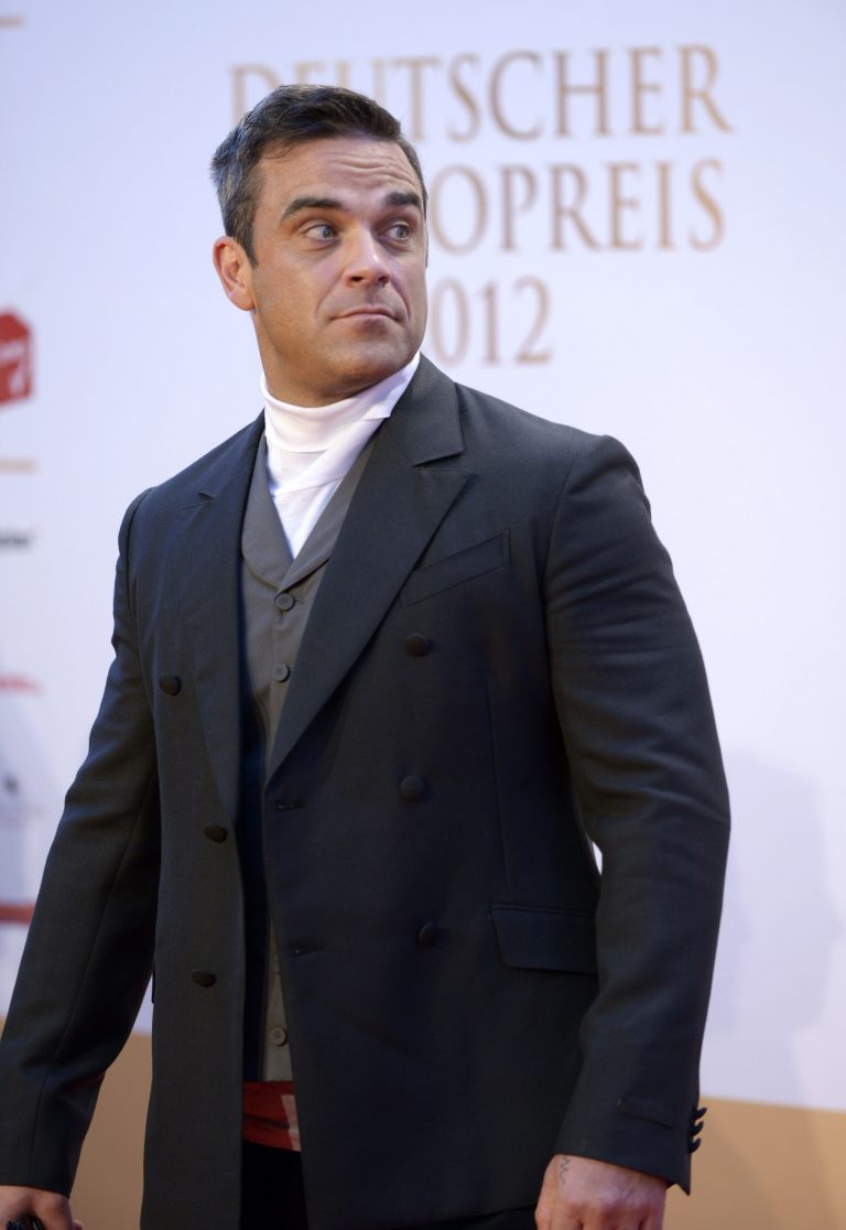 Robbie Williams papà della piccola Teddy | Forbiciate